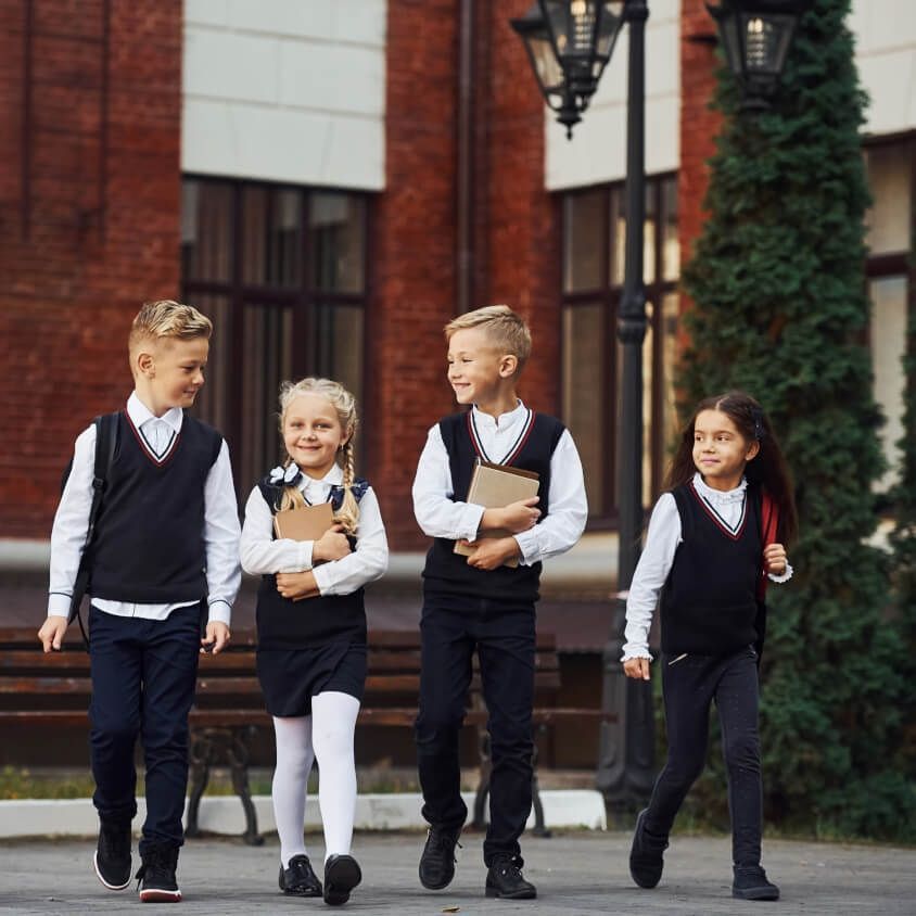 L’importanza delle divise scolastiche su misura | COCCOBABY